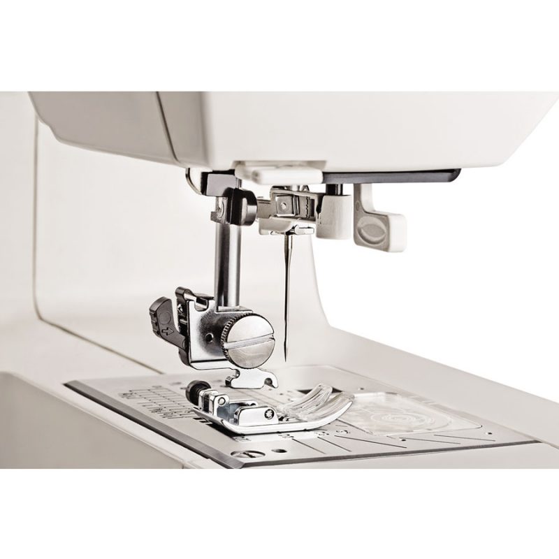 Usha Janome Stitch Queen | Automatic Zig Zag | Flat bed Sewing Machine ...
